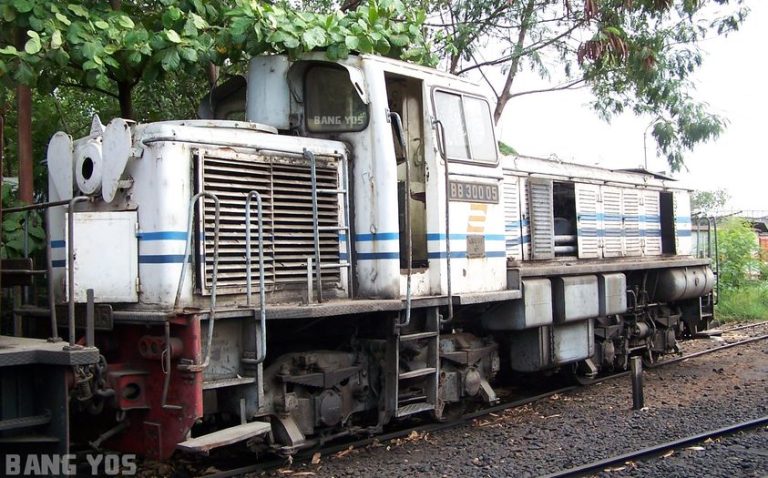 BB300, Si Lincah yang Dapat Diandalkan – RODA SAYAP